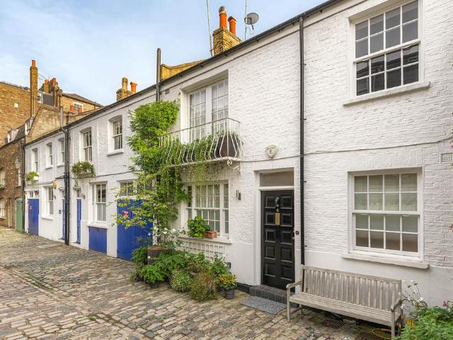 4 bedroom mews for sale
