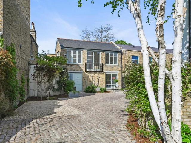 4 bedroom mews for sale