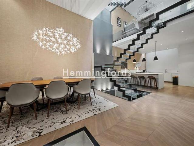 4 Bedroom Mews House