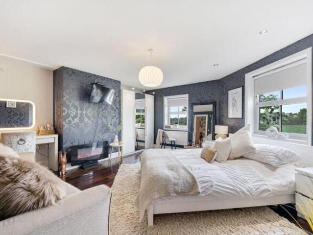 4 bedroom mews property for sale in 5 Dunscar Grange, Bromley Cross, Bolton, BL7 9BB, BL7