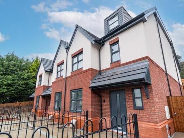 4 Bedroom Mews Property For Sale In Wirral, Merseyside