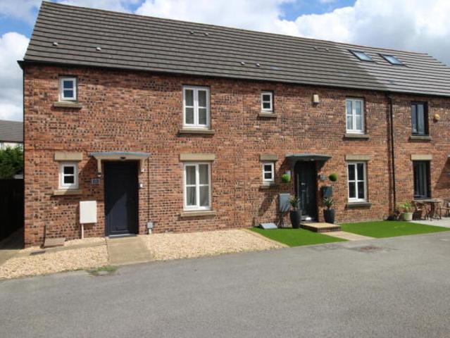 4 bedroom mews property for sale in Anderby Walk, Bolton, BL5