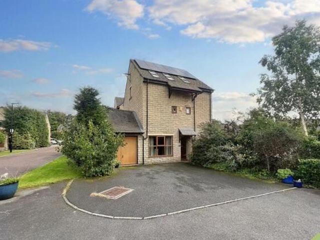 4 Bedroom Mews Property For Sale In Bowgreave