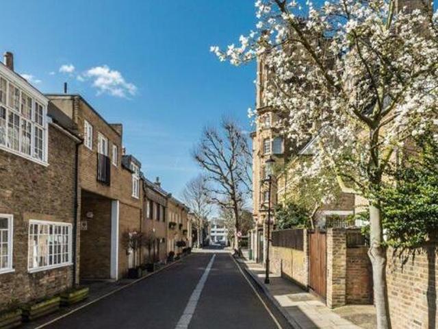 4 Bedroom Mews Property For Sale In Holland Park, London