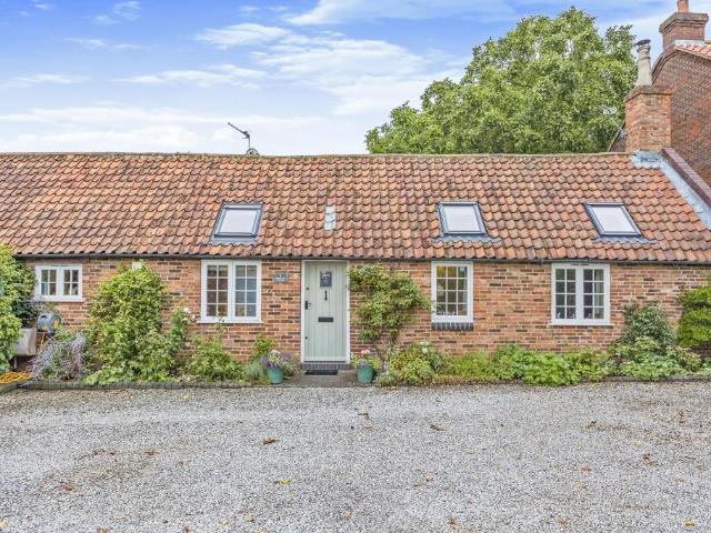 4 bedroom mews property for sale in Main Street, Strelley, Nottingham, NG8