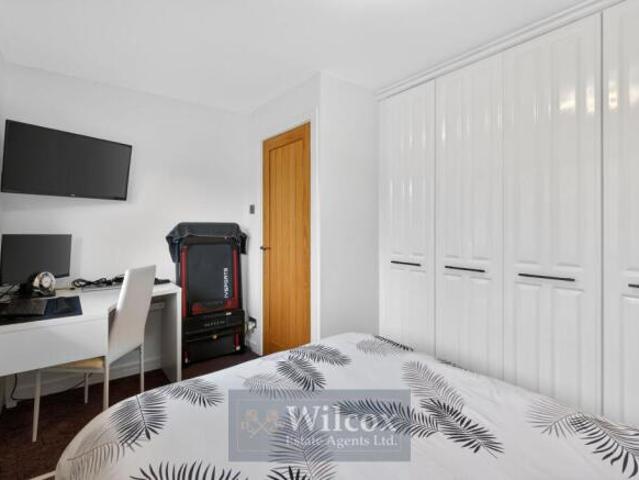 4 bedroom mews property for sale in Meadow Close, Little Lever, BL3