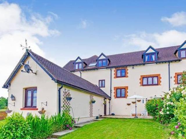 4 bedroom mews property for sale in Orme Cottages Tilburstow Hill Road South Godstone Godstone R