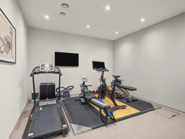 4 bedroom mews property for sale in Roland Way, London, SW7