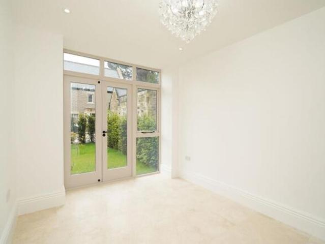 4 bedroom mews property for rent in 41 Kenwood Road, Kenwood, S7