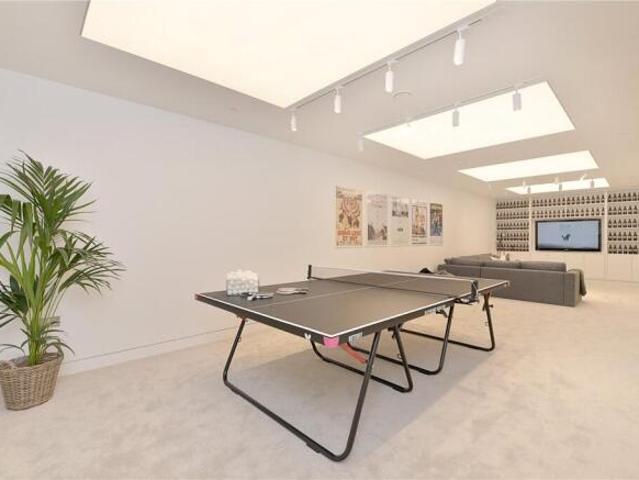 4 bedroom mews property for rent in Bingham Place, Marylebone, London, W1U