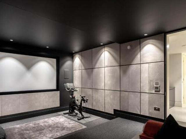 4 Bedroom Mews Property For Rent In London