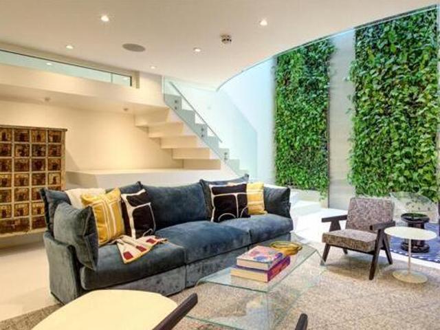 4 Bedroom Mews Property For Rent In South Kensington