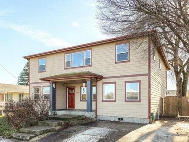 4 bedroom, Medford OR 97501 88428791