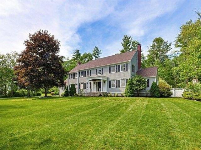 4 bedroom, Medfield MA 02052 104787778