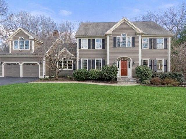 4 bedroom, Medfield MA 02052 102563185