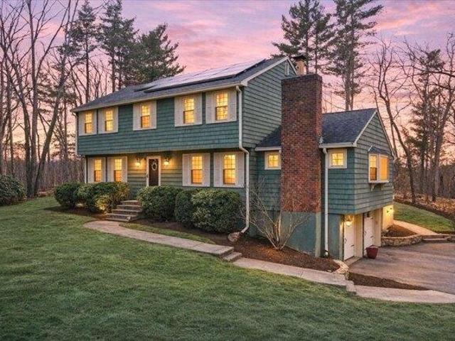 4 bedroom, Medfield MA 02052 LS102477726