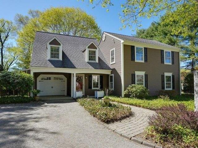 4 bedroom, Medfield MA 02052 LS102478734