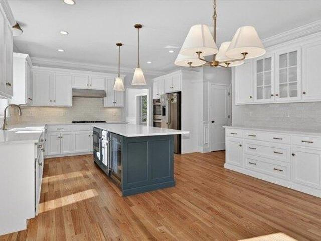 4 bedroom, Medfield MA 02052 LS102479790