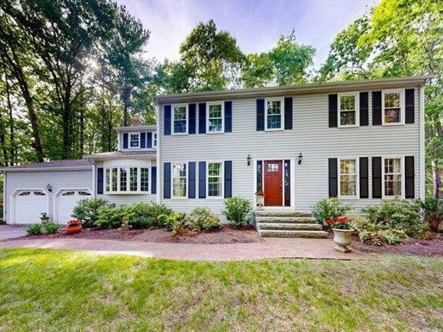 4 bedroom, Medfield MA 02052 LS102860274