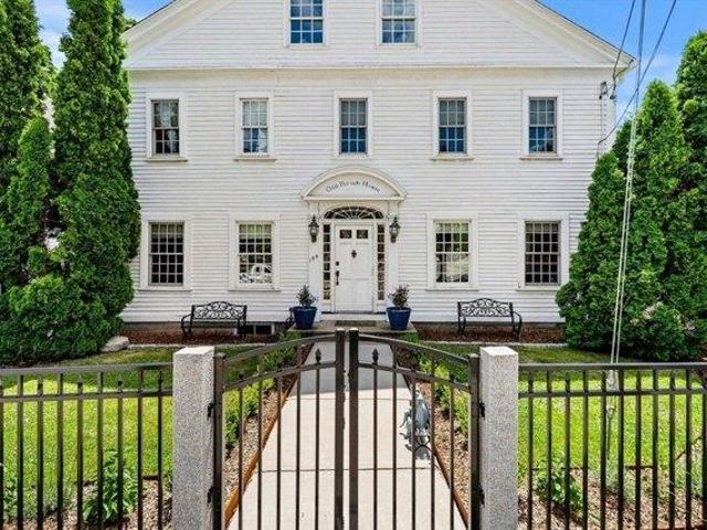 4 bedroom, Medway MA 02053 104758949