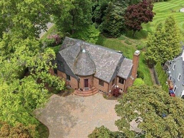 4 bedroom, Melrose MA 02176 103886635