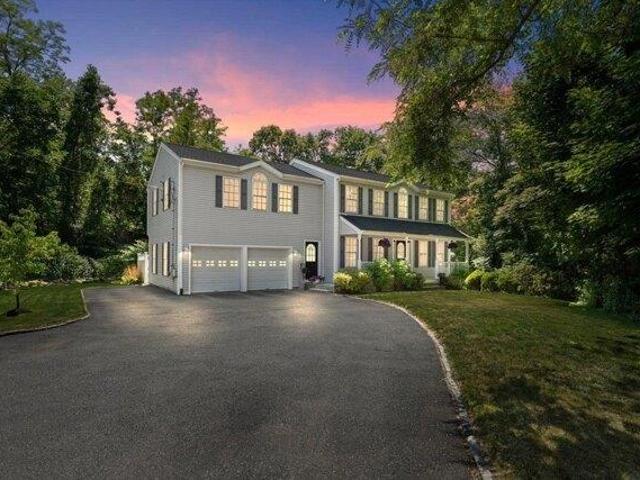 4 bedroom, Melrose MA 02176 104541287