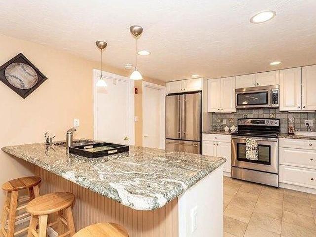 4 bedroom, Melrose MA 02176 104566923