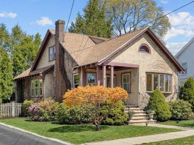 4 bedroom, Melrose MA 02176 LS102372729