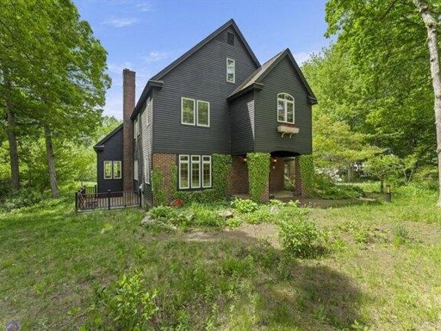 4 bedroom, Mendon MA 01756 LS102922683