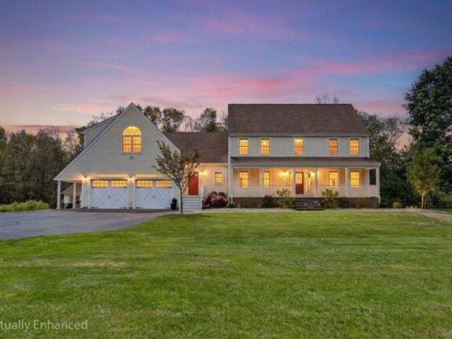 4 bedroom, Mendon MA 01756 102527825