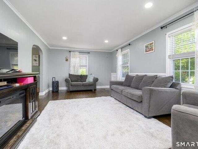 4 bedroom, Meriden CT 06450 105191995