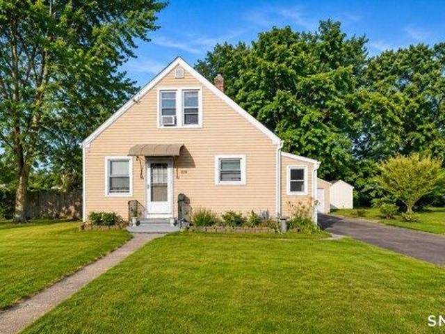 4 bedroom, Meriden CT 06451 104190476