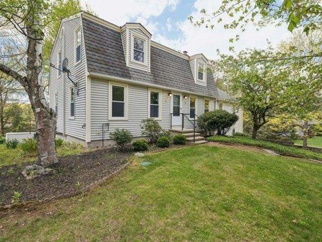 4 bedroom, Merrimack NH 03054 102724055