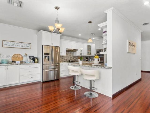 4 bedroom, Miami FL 102659961
