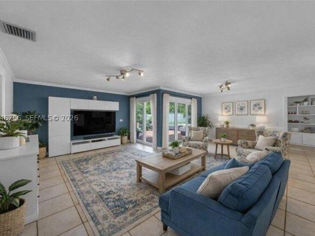 4 bedroom, Miami FL 33196 104900803