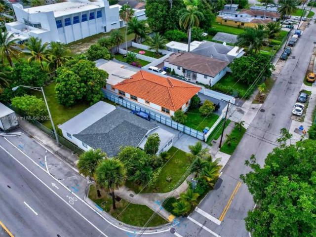 4 bedroom, Miami FL FL 33150 102659766