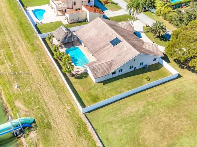 4 bedroom, Miami Fl FL 33176 102659296
