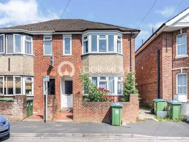 4 bedroom Mid Terrace House to rent, Coventry Road, Southampto.