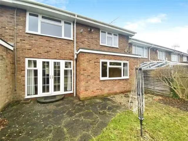4 bedroom Mid Terrace House to rent, Penshurst Way, Sutton, SM.