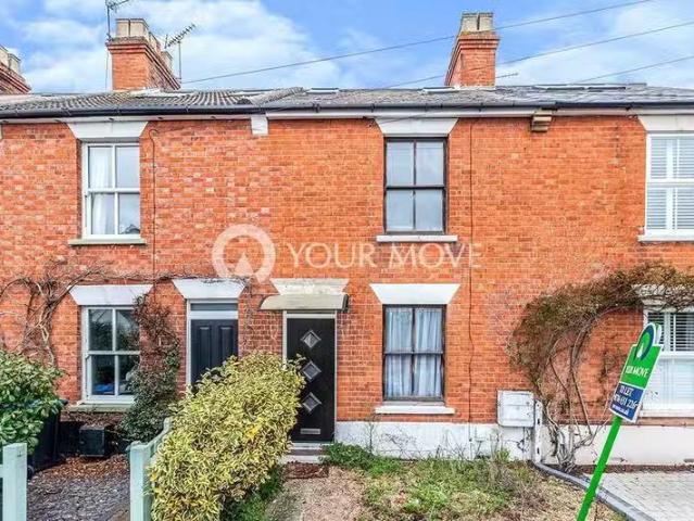 4 bedroom Mid Terrace House to rent, Queens Road, Egham, TW20.