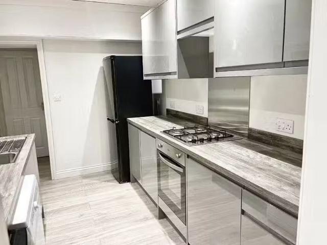 4 bedroom Mid Terrace House to rent, Somerset Road, Southampto.