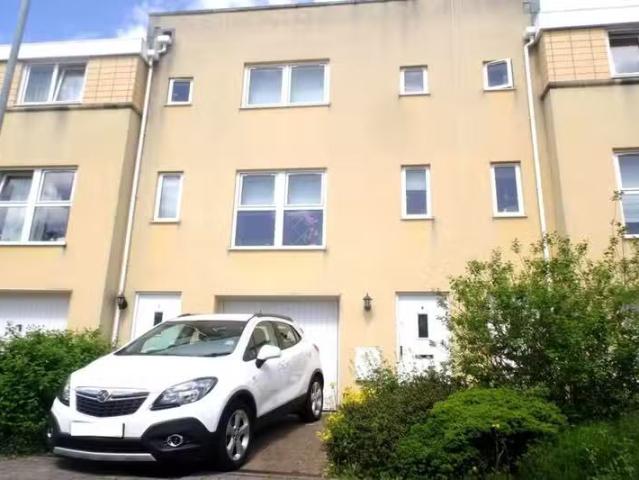 4 bedroom Mid Terrace House to rent, St. Davids Hill, Exeter.