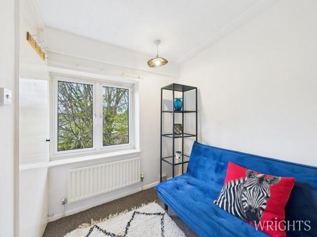 4 bedroom Mid Terraced House Bishops Rise, Hatfield