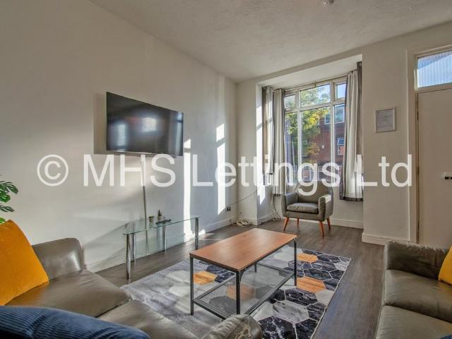 4 Bedroom Mid Terraced House for rent in Beechwood Mount