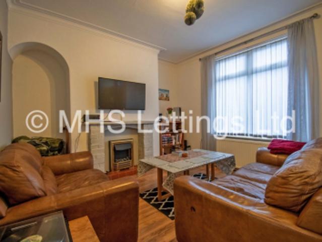 4 Bedroom Mid Terraced House for rent in Clarkson View, LS6 from just £103pppw without bills £129pppw with unlimited bills | MHS Lettings