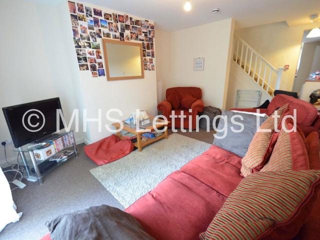 4 Bedroom Mid Terraced House for rent in Hartley Avenue