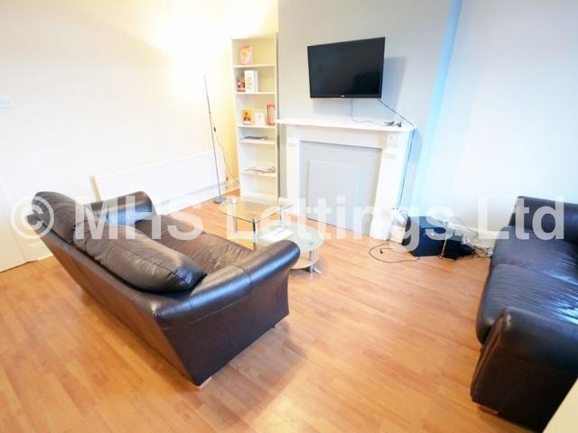 4 Bedroom Mid Terraced House for rent in Hartley Grove