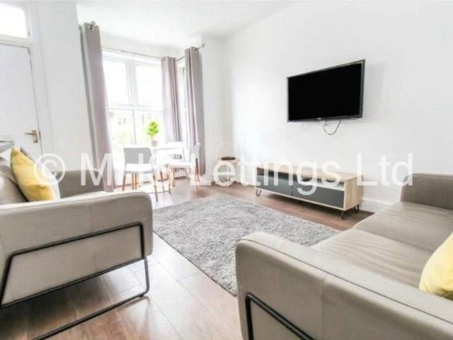 4 Bedroom Mid Terraced House for rent in St. Anns Mount