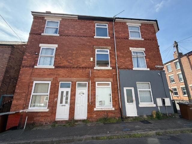 4 Bedroom Mid Terraced House