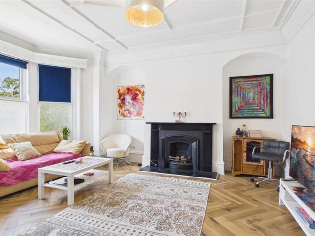 4 Bedroom Mid Terraced House